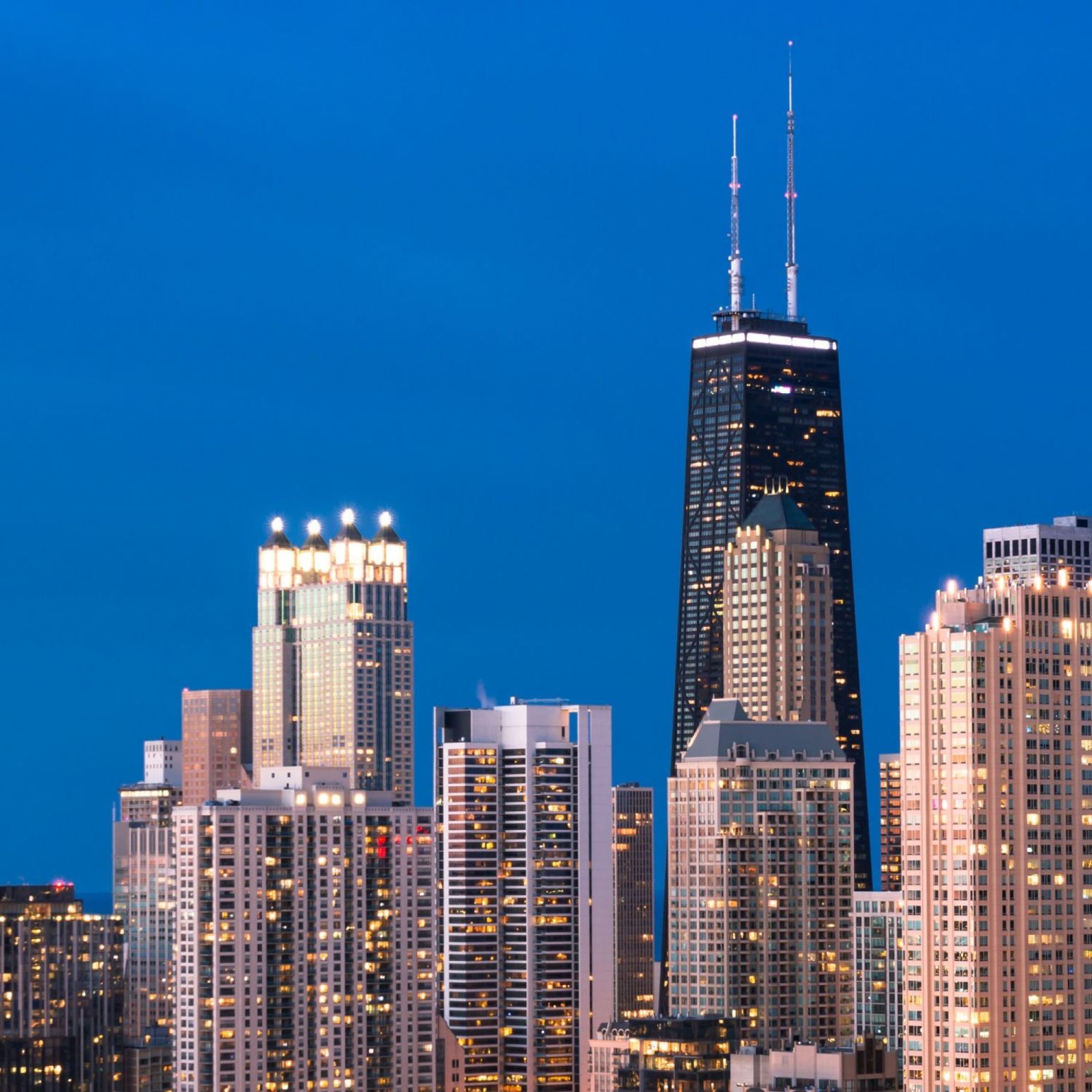 Wolf Point East | Iconic apartments on the Chicago River