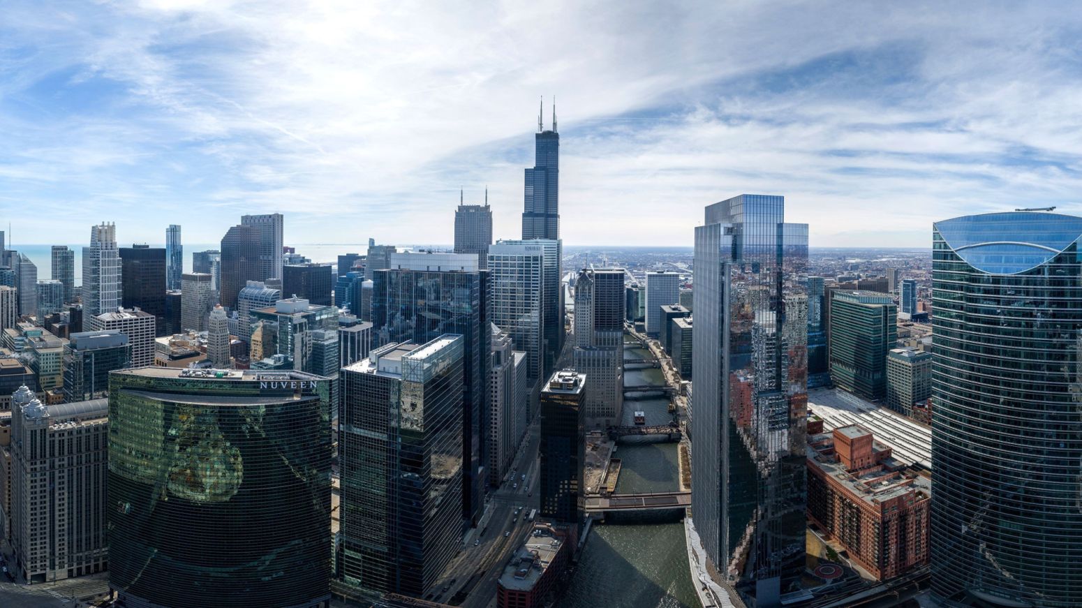 Wolf Point East | Iconic apartments on the Chicago River